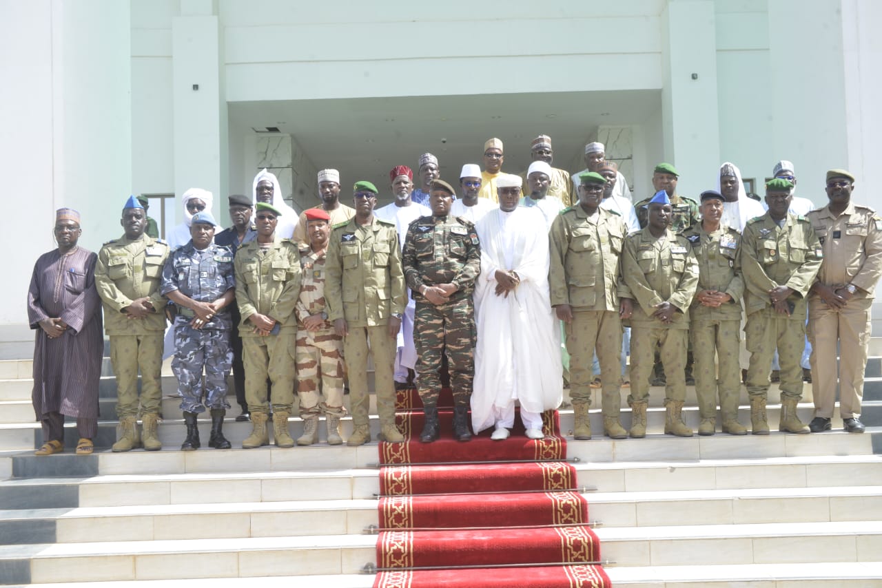A la Présidence de la République : Le Président du CNSP rencontre les ...