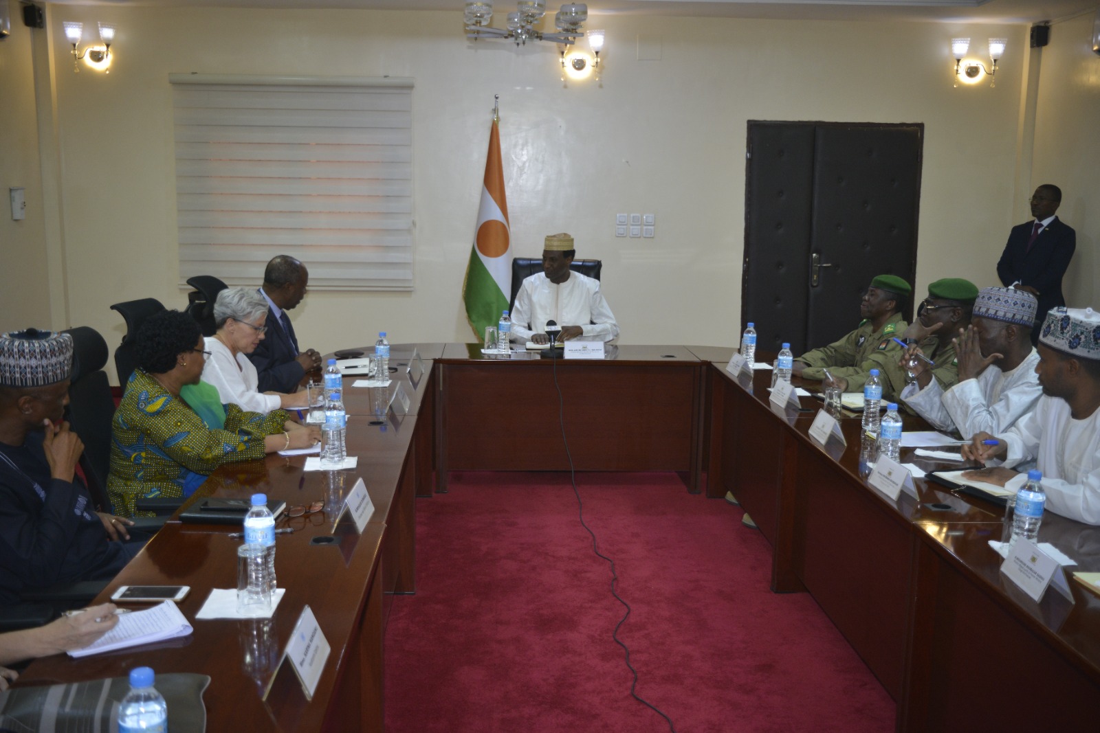 Le Premier ministre et les membres du CNSP reçoivent une délégation des ...