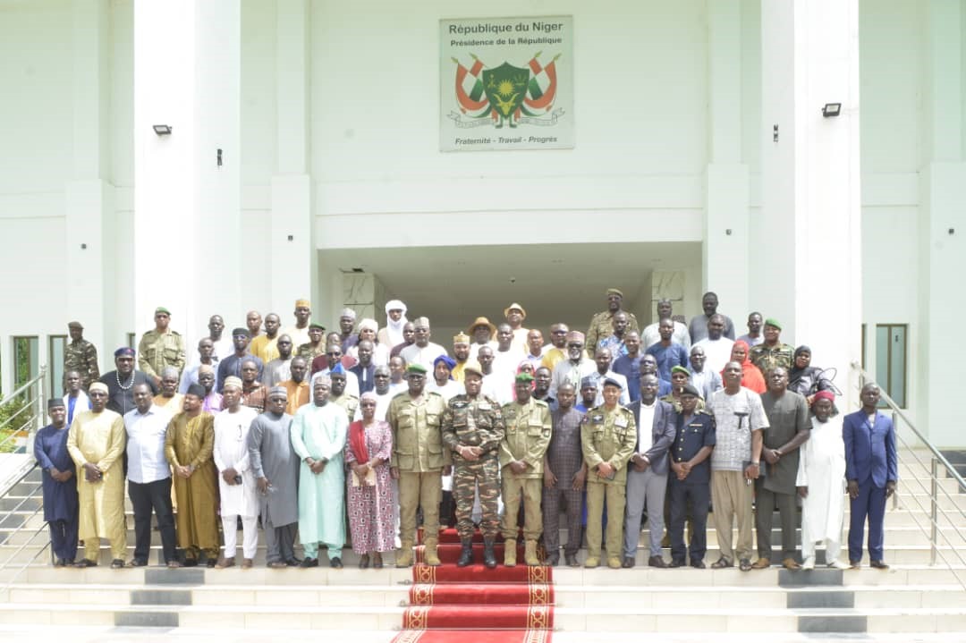 A la Présidence de la République : Le Président du CNSP reçoit les ...