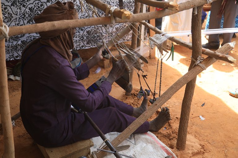 Le tissage traditionnel : Un savoir-faire qui résiste au temps | Le Sahel