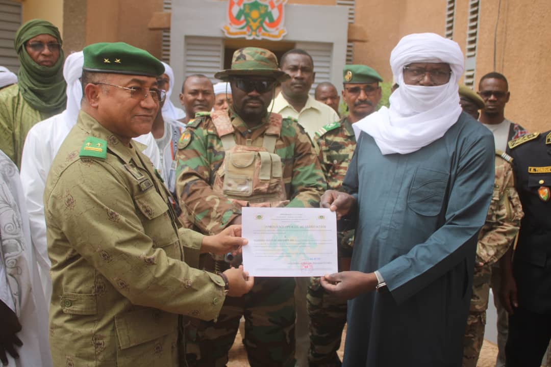 Remise de témoignage de satisfaction au PDG du Groupe SOS à Agadez : Le ...