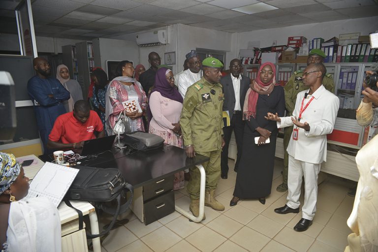 Visite du Directeur Général de l’ARCEP aux sièges d’Airtel Niger et de ...