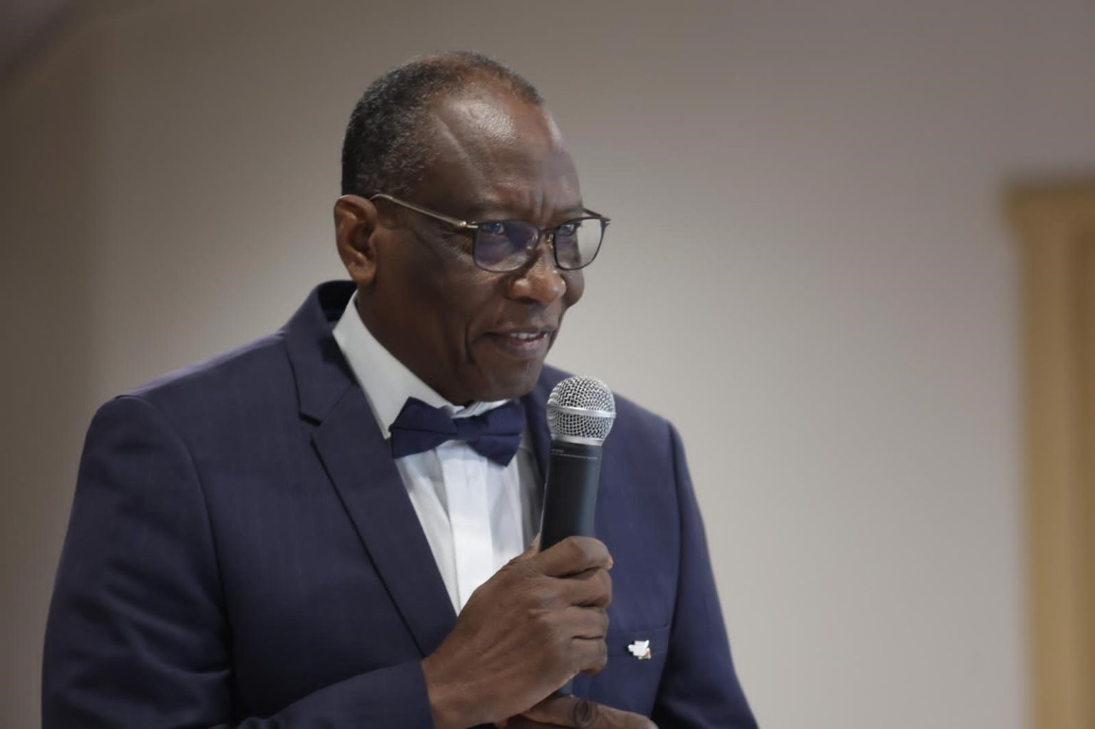 Issaka Idé : Un leader visionnaire en route vers un second mandat à la ...