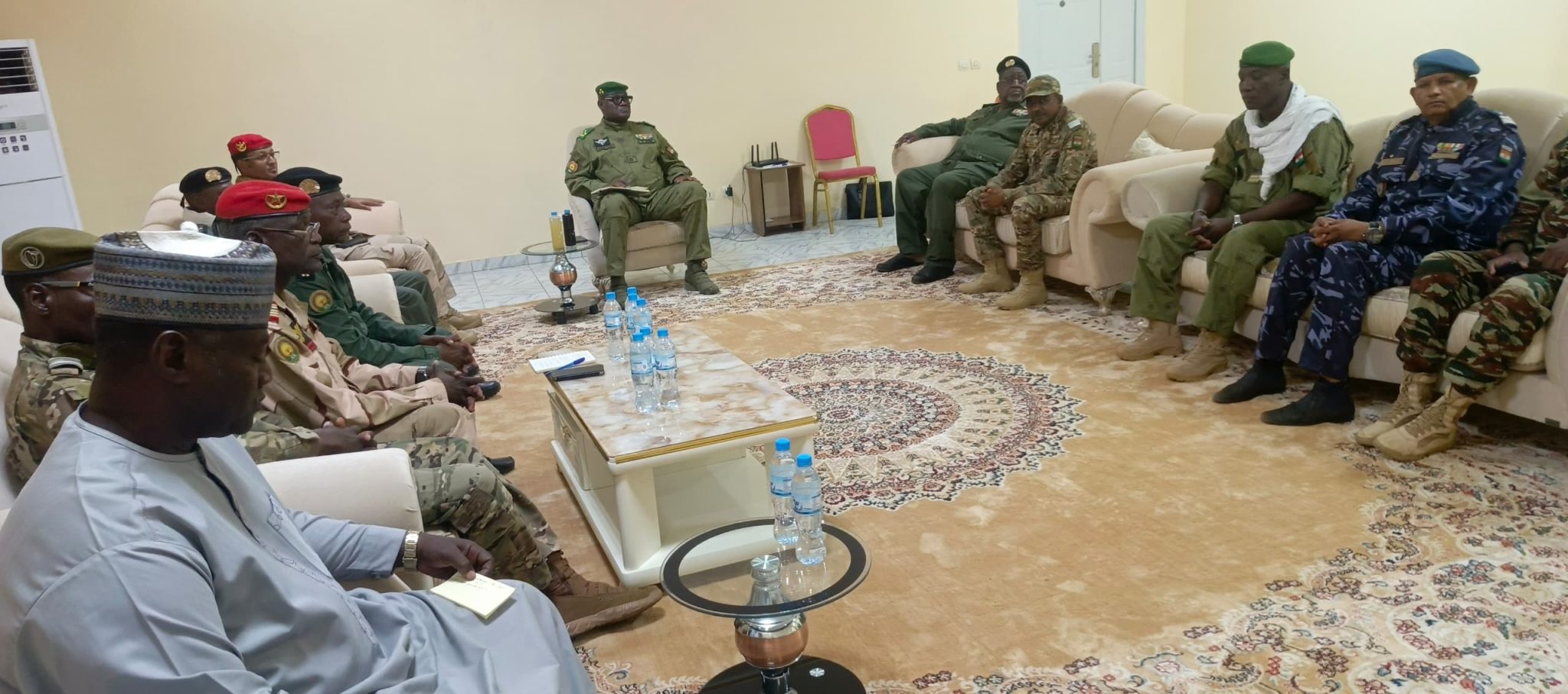 Lutte contre le terrorisme : Les FDS repoussent des attaques et ...