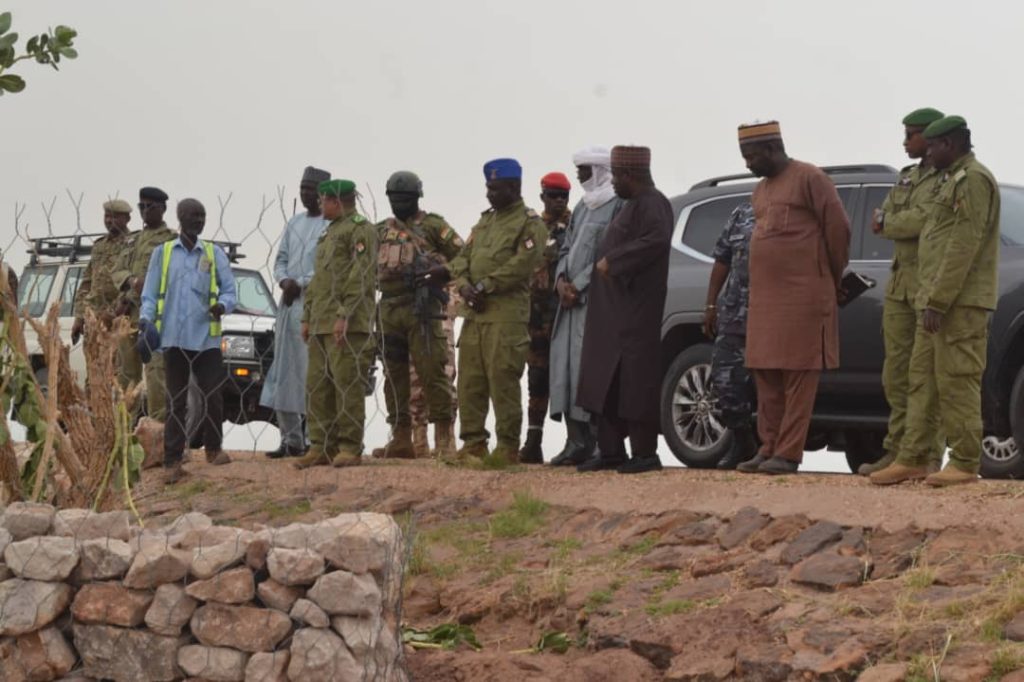 Fin de la mission du ministre de l’Equipement et des Infrastructures dans la région d’Agadez ...