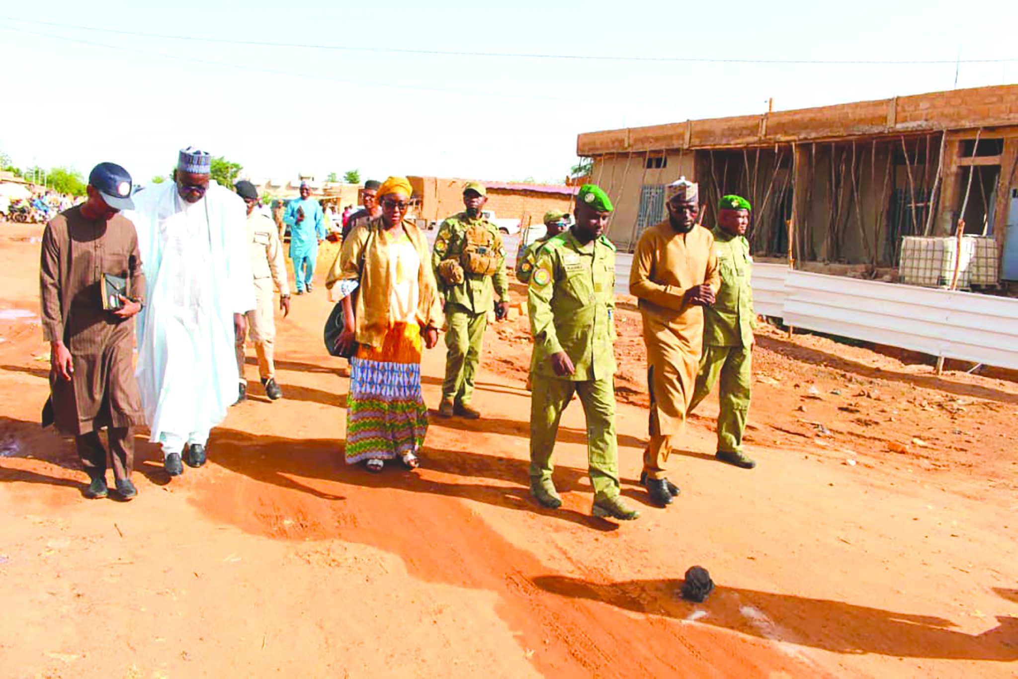 Fin de la mission du ministre de l’Urbanisme et de l’Habitat à Tahoua : Le Colonel Abdoulkadri ...