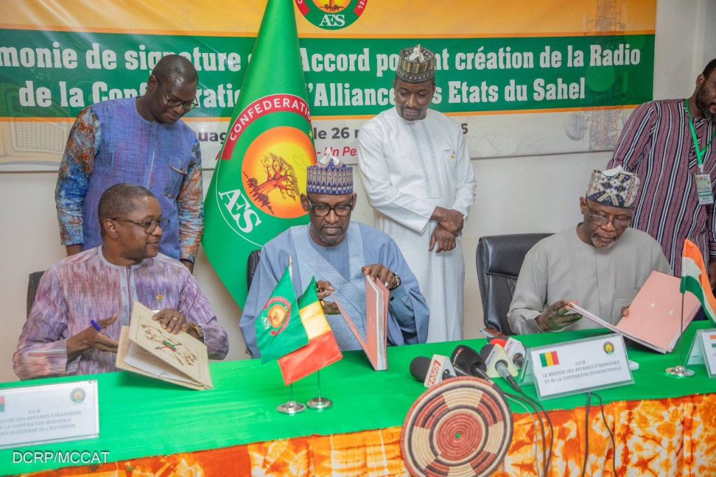 Confédération AES : Des outils de communication pour une souveraineté ...